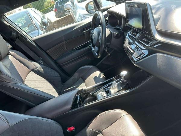 Pelēks Toyota C-HR 2017 Viļņa, ar dzinēja tilpumu 1.80 L un nobraukumu 145 tūkst. km par 16999 €, foto 8 vietnē AUTOMOTO.COM.LV