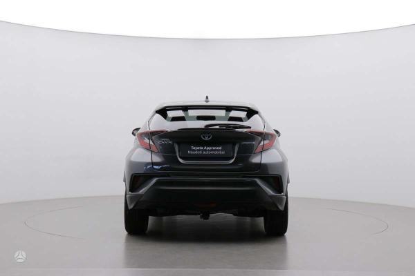 Pelēks Toyota C-HR 2017 Viļņa, ar dzinēja tilpumu 1.80 L un nobraukumu 77 tūkst. km par 20900 €, foto 5 vietnē AUTOMOTO.COM.LV