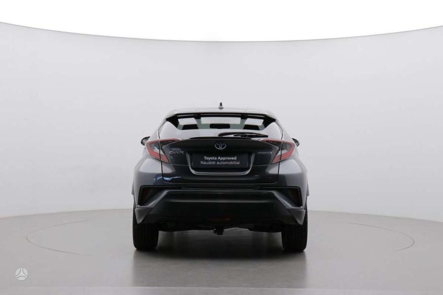 Grey Toyota C-HR 2017 in Vilnius, with an engine capacity of 1.80 L and mileage of 77 thousand km for 20900 €, photo 6 on AUTOMOTO.COM.LV