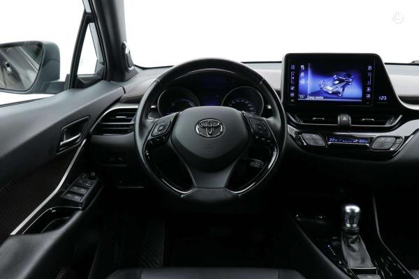 Pelēks Toyota C-HR 2017 Viļņa, ar dzinēja tilpumu 1.80 L un nobraukumu 77 tūkst. km par 20900 €, foto 8 vietnē AUTOMOTO.COM.LV