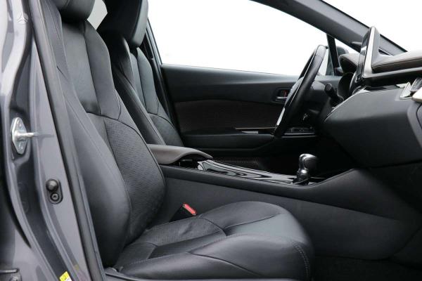 Pelēks Toyota C-HR 2017 Viļņa, ar dzinēja tilpumu 1.80 L un nobraukumu 77 tūkst. km par 20900 €, foto 9 vietnē AUTOMOTO.COM.LV