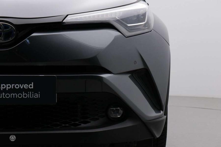 Grey Toyota C-HR 2017 in Vilnius, with an engine capacity of 1.80 L and mileage of 77 thousand km for 20900 €, photo 21 on AUTOMOTO.COM.LV