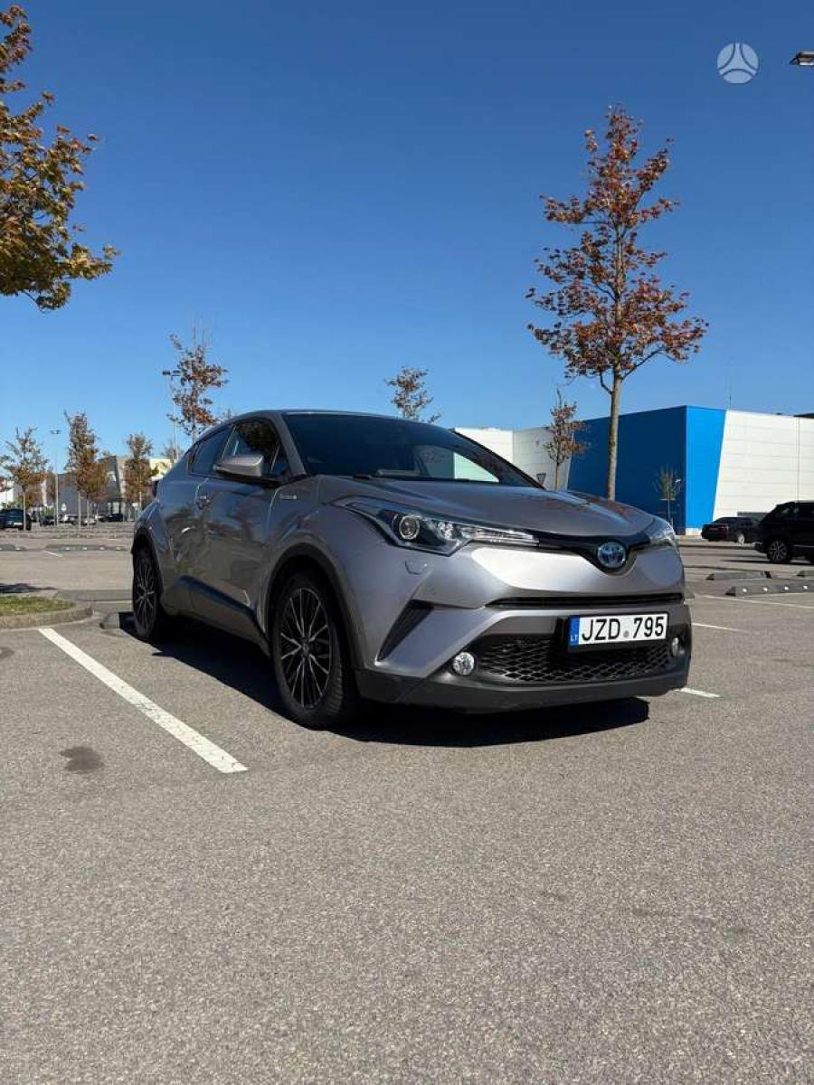 Pelēks Toyota C-HR 2017 Klaipėda, ar dzinēja tilpumu 1.80 L un nobraukumu 214 tūkst. km par 14500 €, foto 3 vietnē AUTOMOTO.COM.LV