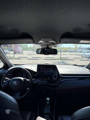 Pelēks Toyota C-HR 2017 Klaipėda, ar dzinēja tilpumu 1.80 L un nobraukumu 214 tūkst. km par 14500 €, foto 6 vietnē AUTOMOTO.COM.LV