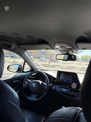 Pelēks Toyota C-HR 2017 Klaipėda, ar dzinēja tilpumu 1.80 L un nobraukumu 214 tūkst. km par 14500 €, foto 8 vietnē AUTOMOTO.COM.LV