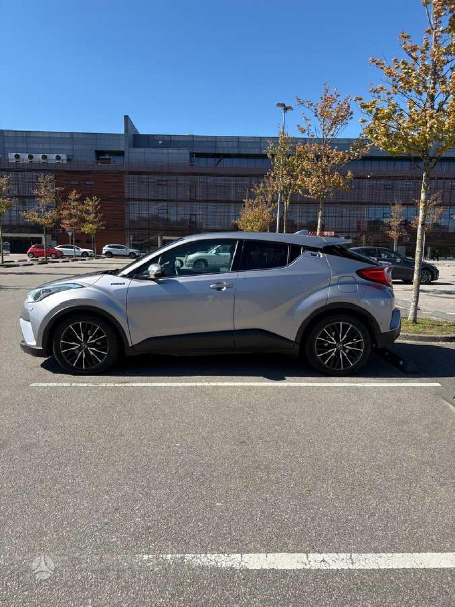 Pelēks Toyota C-HR 2017 Klaipėda, ar dzinēja tilpumu 1.80 L un nobraukumu 214 tūkst. km par 14500 €, foto 10 vietnē AUTOMOTO.COM.LV