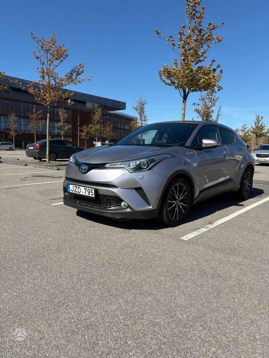 Pelēks Toyota C-HR 2017 Klaipėda, ar dzinēja tilpumu 1.80 L un nobraukumu 214 tūkst. km par 14500 €, foto 13 vietnē AUTOMOTO.COM.LV