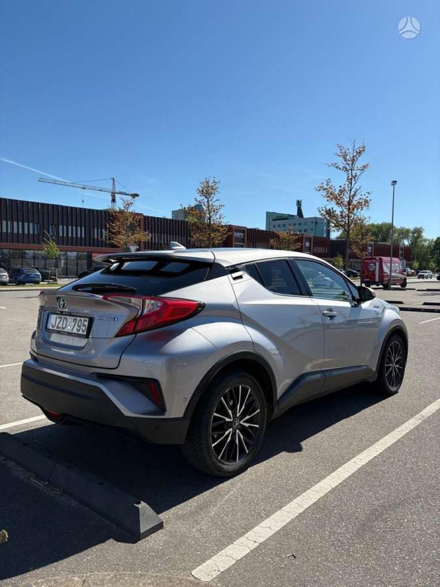 Pelēks Toyota C-HR 2017 Klaipėda, ar dzinēja tilpumu 1.80 L un nobraukumu 214 tūkst. km par 14500 €, foto 15 vietnē AUTOMOTO.COM.LV