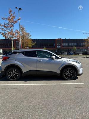Pelēks Toyota C-HR 2017 Klaipėda, ar dzinēja tilpumu 1.80 L un nobraukumu 214 tūkst. km par 14500 €, foto 16 vietnē AUTOMOTO.COM.LV