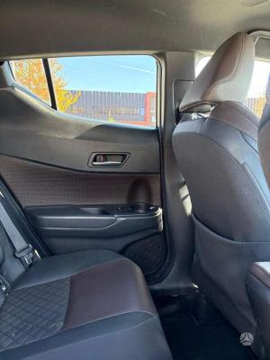 Pelēks Toyota C-HR 2017 Klaipėda, ar dzinēja tilpumu 1.80 L un nobraukumu 214 tūkst. km par 14500 €, foto 20 vietnē AUTOMOTO.COM.LV