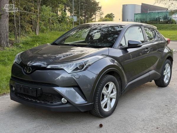 Серый Тойота C-HR 2017 в Утена, объемом двигателя 1.20 л и пробегом 162 тыс. км за 10900 €, фото 1 на AUTOMOTO.COM.LV