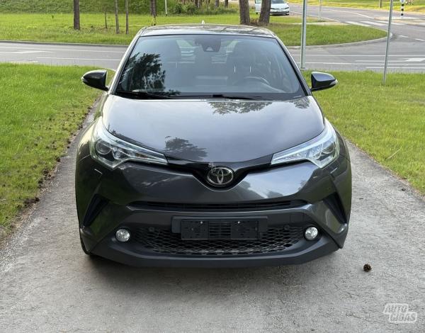 Серый Тойота C-HR 2017 в Утена, объемом двигателя 1.20 л и пробегом 162 тыс. км за 10900 €, фото 3 на AUTOMOTO.COM.LV