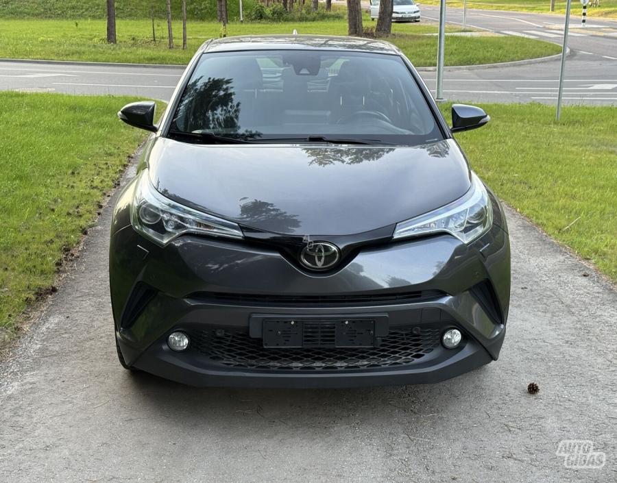 Pelēks Toyota C-HR 2017 Utena, ar dzinēja tilpumu 1.20 L un nobraukumu 162 tūkst. km par 10900 €, foto 4 vietnē AUTOMOTO.COM.LV