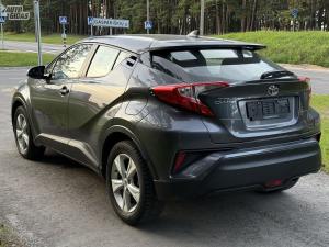 Pelēks Toyota C-HR 2017 Utena, ar dzinēja tilpumu 1.20 L un nobraukumu 162 tūkst. km par 10900 €, foto 7 vietnē AUTOMOTO.COM.LV