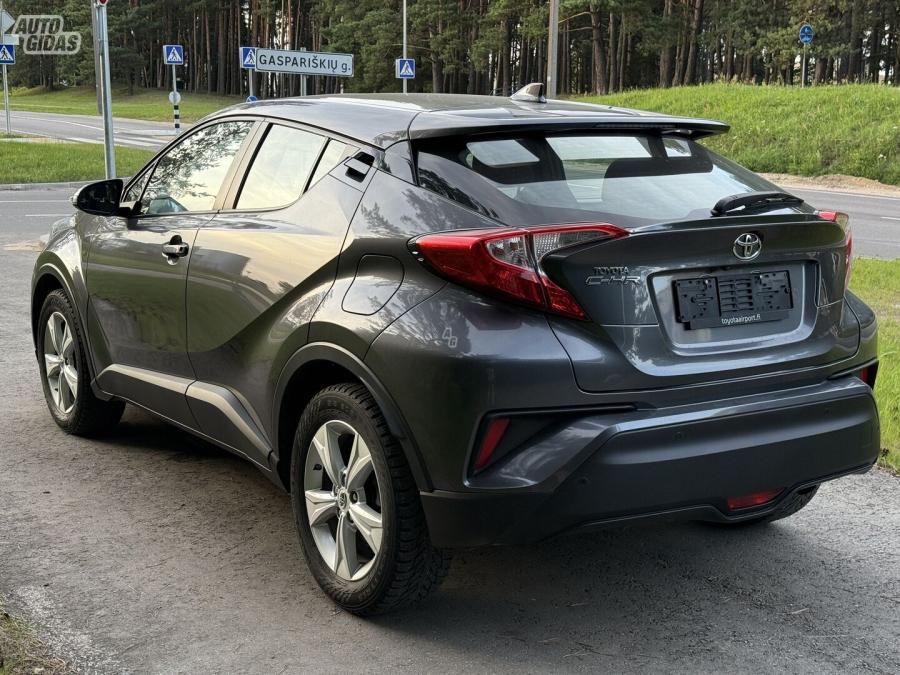 Pelēks Toyota C-HR 2017 Utena, ar dzinēja tilpumu 1.20 L un nobraukumu 162 tūkst. km par 10900 €, foto 7 vietnē AUTOMOTO.COM.LV