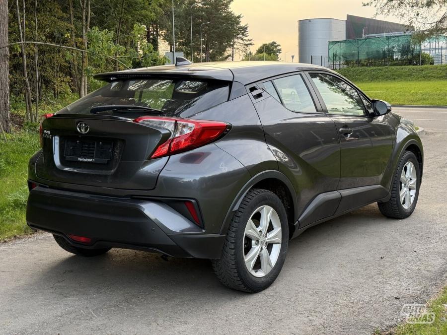 Pelēks Toyota C-HR 2017 Utena, ar dzinēja tilpumu 1.20 L un nobraukumu 162 tūkst. km par 10900 €, foto 9 vietnē AUTOMOTO.COM.LV