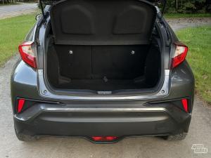 Pelēks Toyota C-HR 2017 Utena, ar dzinēja tilpumu 1.20 L un nobraukumu 162 tūkst. km par 10900 €, foto 11 vietnē AUTOMOTO.COM.LV