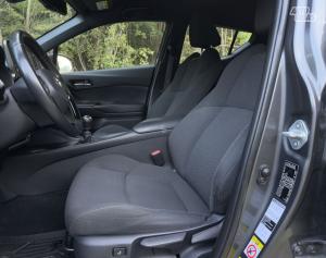 Pelēks Toyota C-HR 2017 Utena, ar dzinēja tilpumu 1.20 L un nobraukumu 162 tūkst. km par 10900 €, foto 14 vietnē AUTOMOTO.COM.LV