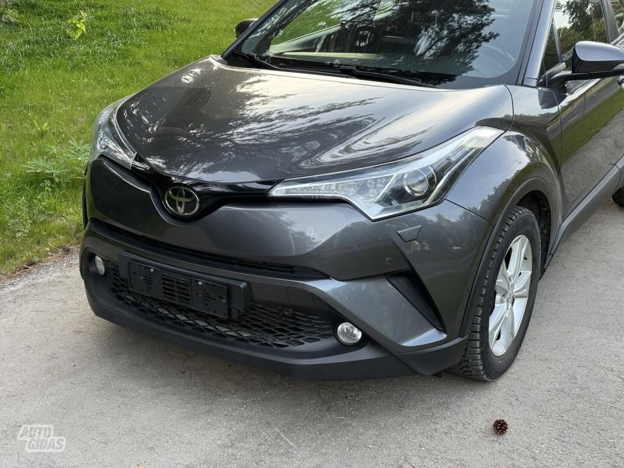 Pelēks Toyota C-HR 2017 Utena, ar dzinēja tilpumu 1.20 L un nobraukumu 162 tūkst. km par 10900 €, foto 23 vietnē AUTOMOTO.COM.LV