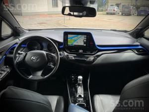 Pelēks Toyota C-HR 2017 Jelgava, ar dzinēja tilpumu 1.80 L un nobraukumu 198 tūkst. km par 16590 €, foto 11 vietnē AUTOMOTO.COM.LV