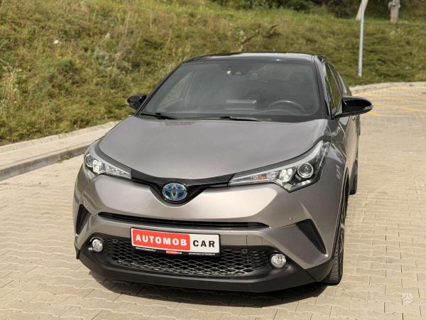 Grey Toyota C-HR 2017 in Vilnius, with an engine capacity of 1.80 L and mileage of 119 thousand km for 17850 €, photo 1 on AUTOMOTO.COM.LV