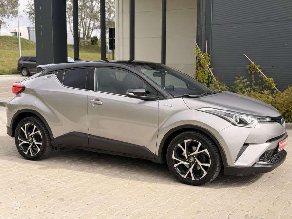 Grey Toyota C-HR 2017 in Vilnius, with an engine capacity of 1.80 L and mileage of 119 thousand km for 17850 €, photo 5 on AUTOMOTO.COM.LV