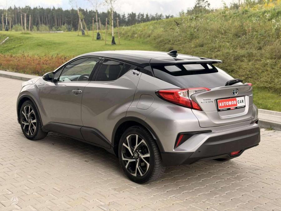Серый Тойота C-HR 2017 в Вильнюс, объемом двигателя 1.80 л и пробегом 119 тыс. км за 17850 €, фото 12 на AUTOMOTO.COM.LV