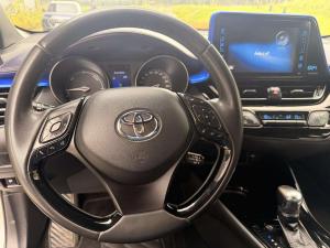 Серый Тойота C-HR 2017 в Вильнюс, объемом двигателя 1.80 л и пробегом 119 тыс. км за 17850 €, фото 31 на AUTOMOTO.COM.LV