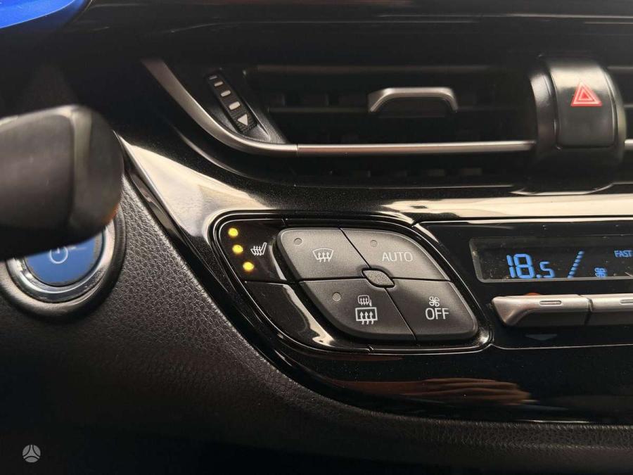 Серый Тойота C-HR 2017 в Вильнюс, объемом двигателя 1.80 л и пробегом 119 тыс. км за 17850 €, фото 33 на AUTOMOTO.COM.LV