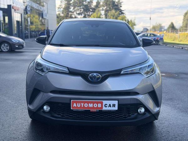 Grey Toyota C-HR 2017 in Vilnius, with an engine capacity of 1.80 L and mileage of 141 thousand km for 16450 €, photo 3 on AUTOMOTO.COM.LV