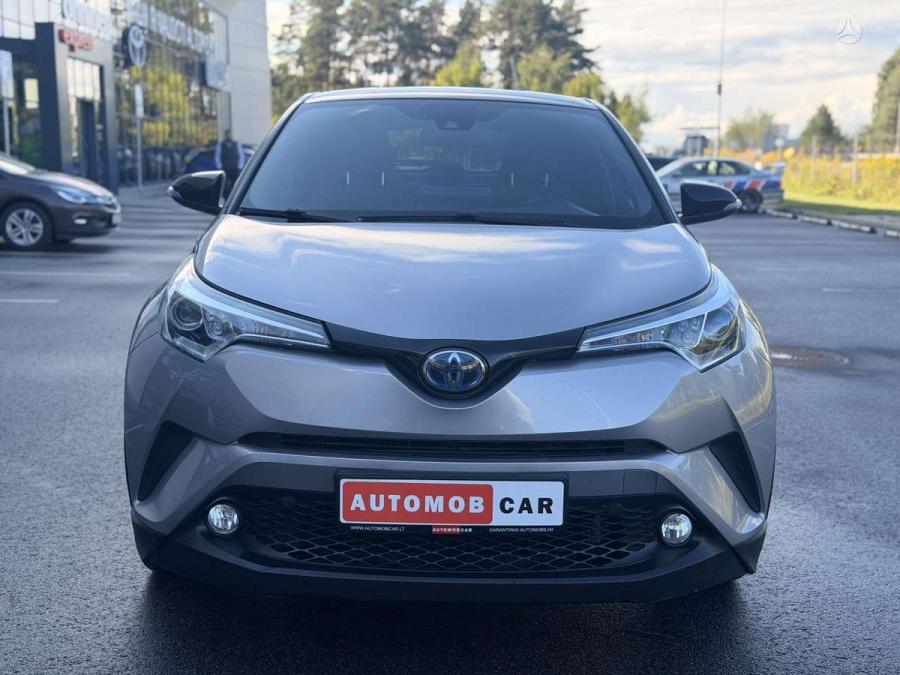 Серый Тойота C-HR 2017 в Вильнюс, объемом двигателя 1.80 л и пробегом 141 тыс. км за 16450 €, фото 3 на AUTOMOTO.COM.LV