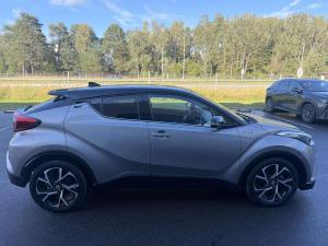 Серый Тойота C-HR 2017 в Вильнюс, объемом двигателя 1.80 л и пробегом 141 тыс. км за 16450 €, фото 5 на AUTOMOTO.COM.LV