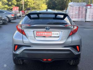 Серый Тойота C-HR 2017 в Вильнюс, объемом двигателя 1.80 л и пробегом 141 тыс. км за 16450 €, фото 7 на AUTOMOTO.COM.LV