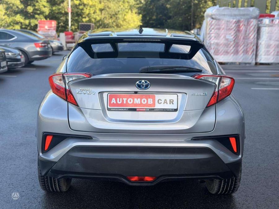 Серый Тойота C-HR 2017 в Вильнюс, объемом двигателя 1.80 л и пробегом 141 тыс. км за 16450 €, фото 7 на AUTOMOTO.COM.LV
