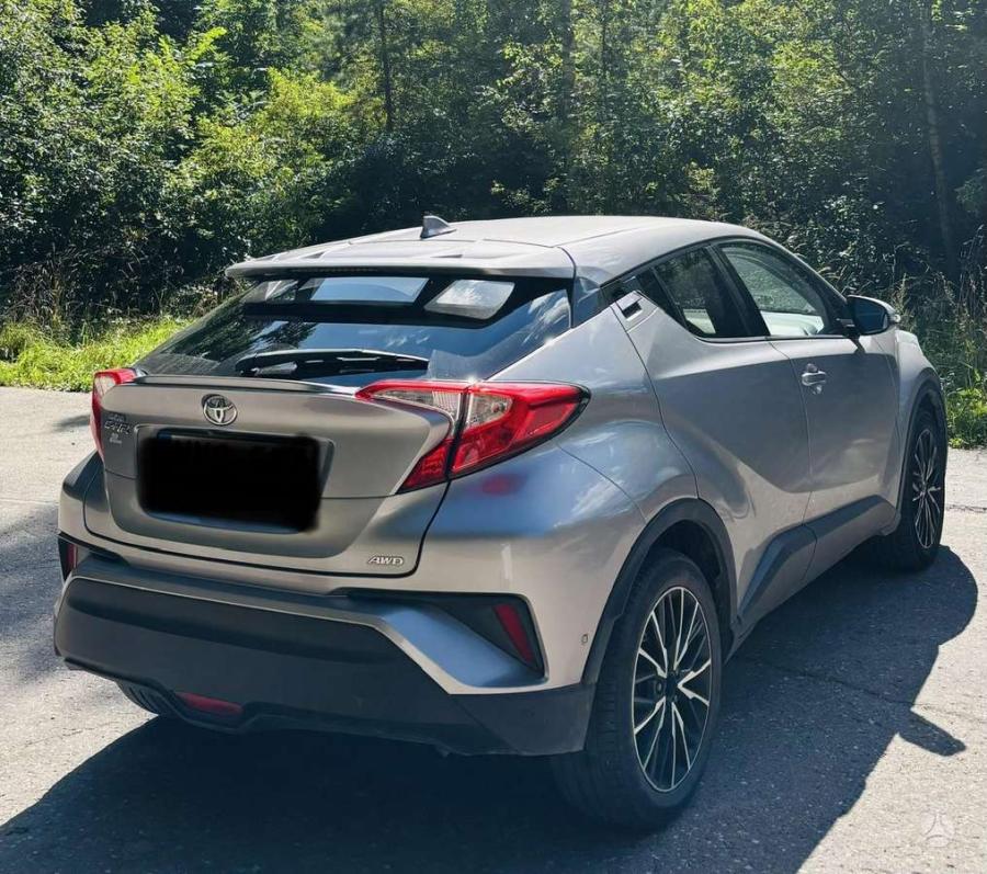 Серый Тойота C-HR 2017 в Алитус, объемом двигателя 1.20 л и пробегом 133 тыс. км за 12000 €, фото 5 на AUTOMOTO.COM.LV