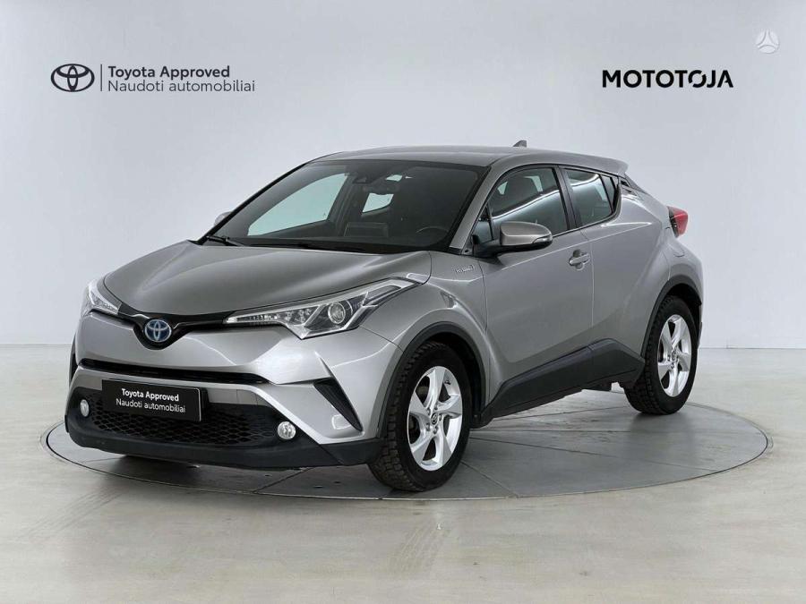Grey Toyota C-HR 2017 in Vilnius, with an engine capacity of 1.80 L and mileage of 164 thousand km for 16900 €, photo 1 on AUTOMOTO.COM.LV