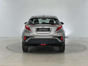 Grey Toyota C-HR 2017 in Vilnius, with an engine capacity of 1.80 L and mileage of 164 thousand km for 16900 €, photo 5 on AUTOMOTO.COM.LV