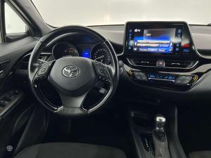Grey Toyota C-HR 2017 in Vilnius, with an engine capacity of 1.80 L and mileage of 164 thousand km for 16900 €, photo 10 on AUTOMOTO.COM.LV