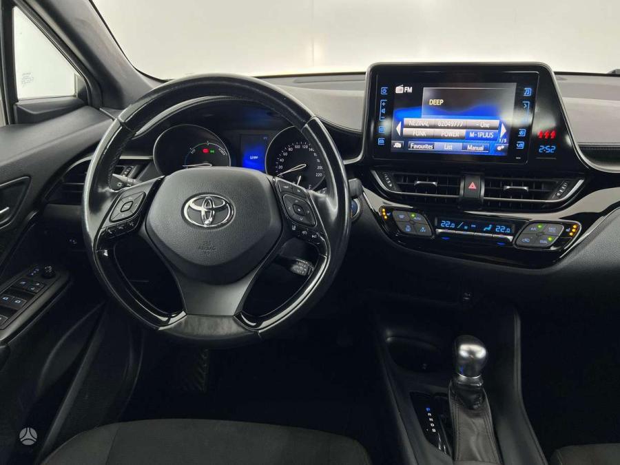 Grey Toyota C-HR 2017 in Vilnius, with an engine capacity of 1.80 L and mileage of 164 thousand km for 16900 €, photo 10 on AUTOMOTO.COM.LV