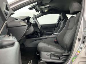 Grey Toyota C-HR 2017 in Vilnius, with an engine capacity of 1.80 L and mileage of 164 thousand km for 16900 €, photo 12 on AUTOMOTO.COM.LV