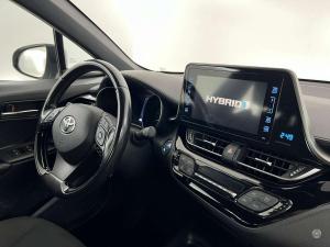 Grey Toyota C-HR 2017 in Vilnius, with an engine capacity of 1.80 L and mileage of 164 thousand km for 16900 €, photo 15 on AUTOMOTO.COM.LV