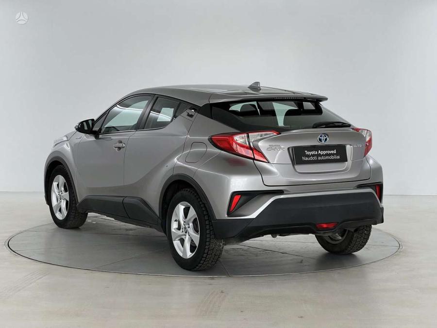 Grey Toyota C-HR 2017 in Vilnius, with an engine capacity of 1.80 L and mileage of 164 thousand km for 16900 €, photo 18 on AUTOMOTO.COM.LV