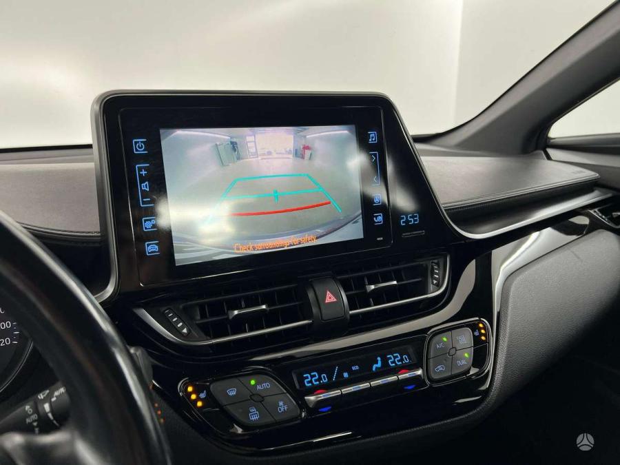 Grey Toyota C-HR 2017 in Vilnius, with an engine capacity of 1.80 L and mileage of 164 thousand km for 16900 €, photo 23 on AUTOMOTO.COM.LV