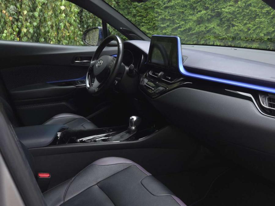Серый Тойота C-HR 2017 в Каунас, объемом двигателя 1.80 л и пробегом 220 тыс. км за 15999 €, фото 10 на AUTOMOTO.COM.LV