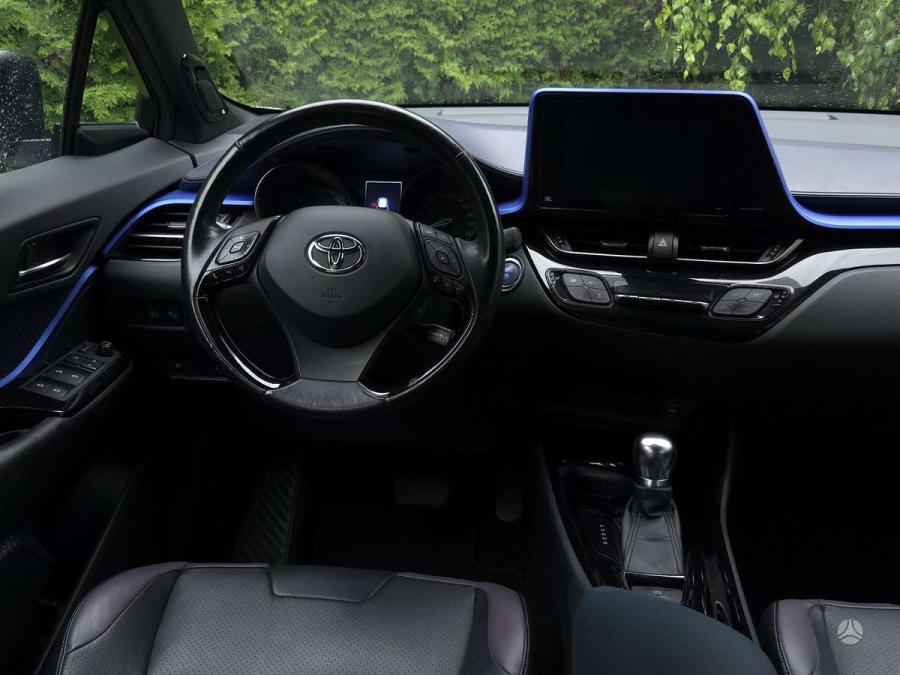 Серый Тойота C-HR 2017 в Каунас, объемом двигателя 1.80 л и пробегом 220 тыс. км за 15999 €, фото 22 на AUTOMOTO.COM.LV