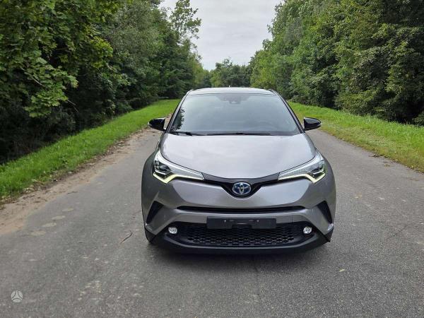 Серый Тойота C-HR 2017 в Каунас, объемом двигателя 1.80 л и пробегом 162 тыс. км за 15250 €, фото 3 на AUTOMOTO.COM.LV