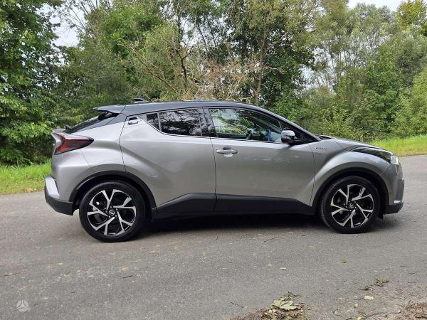 Серый Тойота C-HR 2017 в Каунас, объемом двигателя 1.80 л и пробегом 162 тыс. км за 15250 €, фото 5 на AUTOMOTO.COM.LV