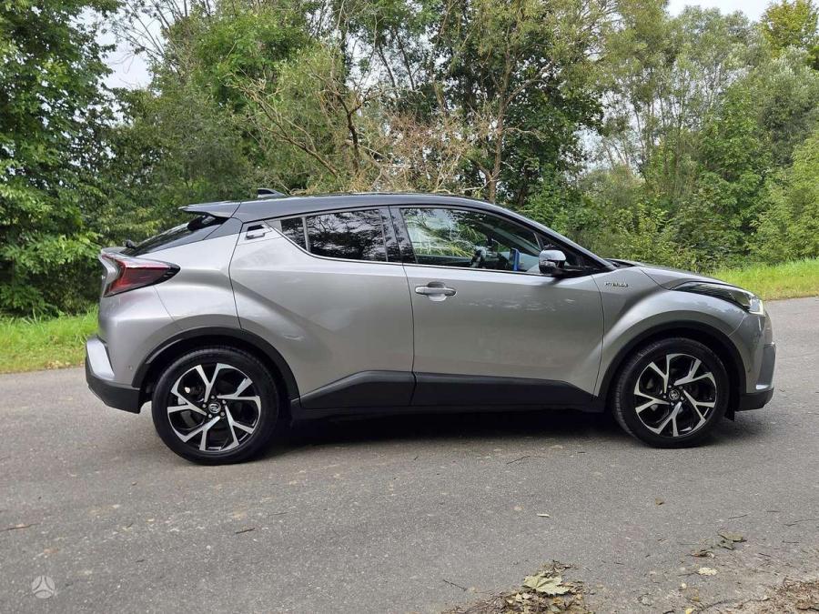 Pelēks Toyota C-HR 2017 Kauņa, ar dzinēja tilpumu 1.80 L un nobraukumu 162 tūkst. km par 15250 €, foto 5 vietnē AUTOMOTO.COM.LV
