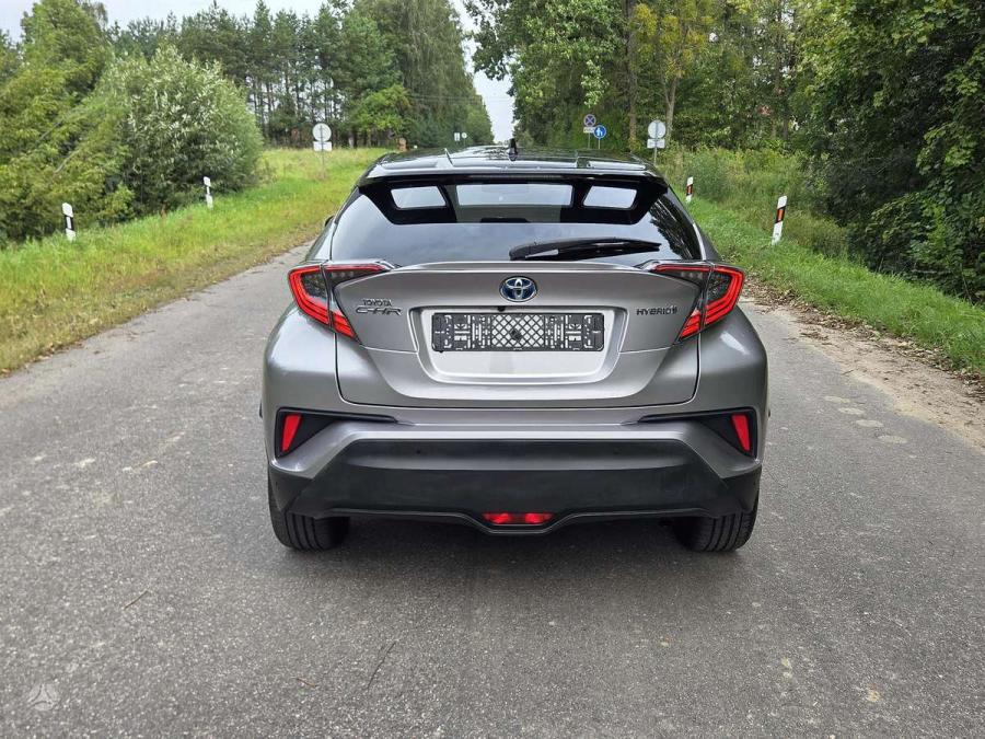 Pelēks Toyota C-HR 2017 Kauņa, ar dzinēja tilpumu 1.80 L un nobraukumu 162 tūkst. km par 15250 €, foto 7 vietnē AUTOMOTO.COM.LV