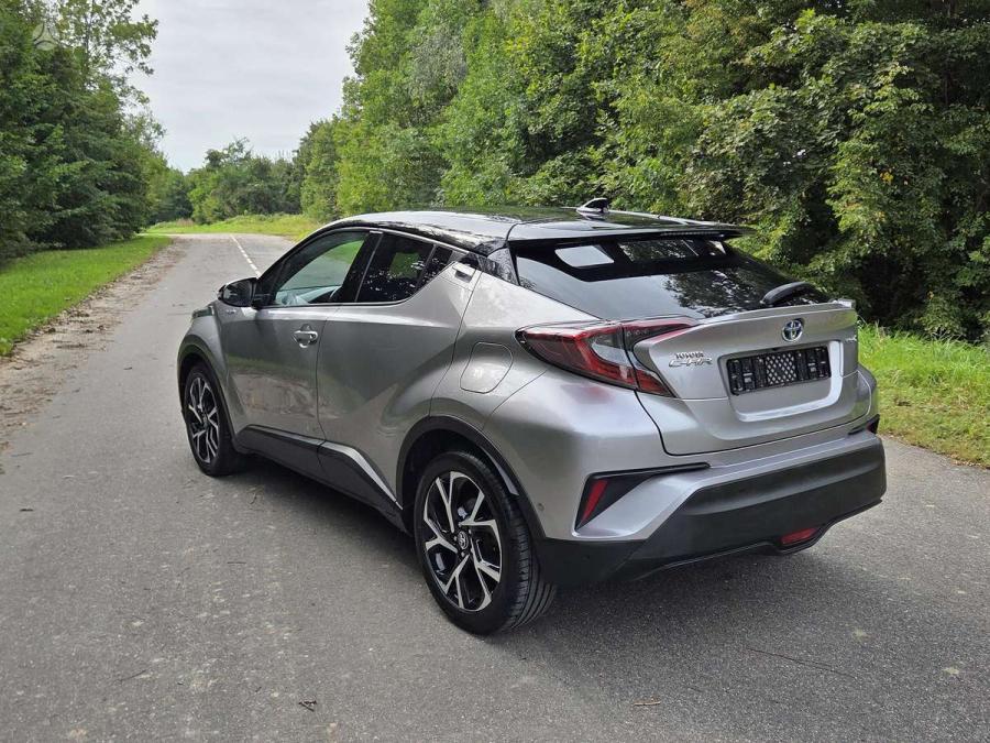 Pelēks Toyota C-HR 2017 Kauņa, ar dzinēja tilpumu 1.80 L un nobraukumu 162 tūkst. km par 15250 €, foto 8 vietnē AUTOMOTO.COM.LV